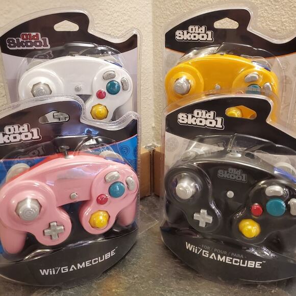 Nintendo | Video Games & Consoles | 4 Gamecube Controllers 4 Colors ...